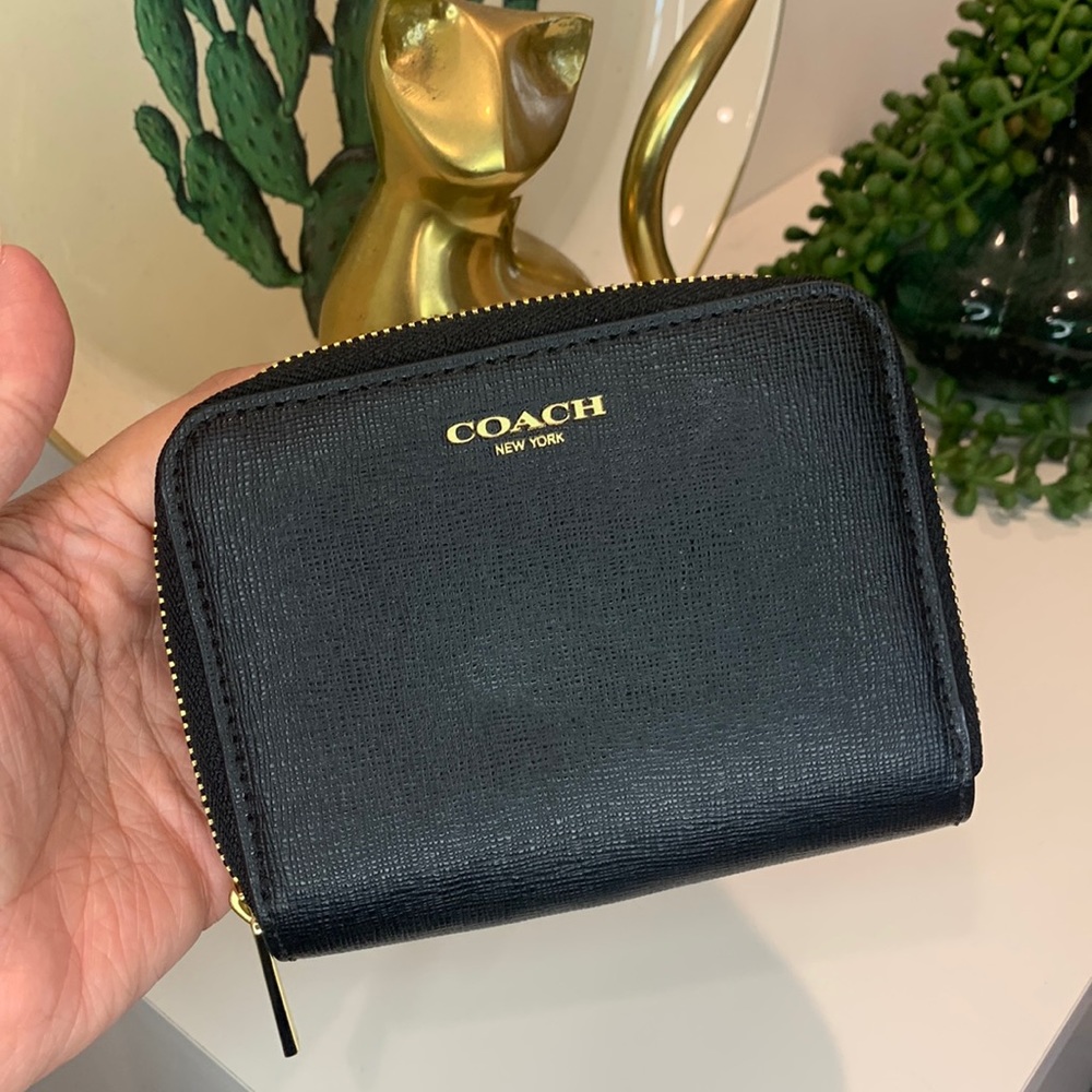 Coach Compact Black And Gold Wallet - Gem